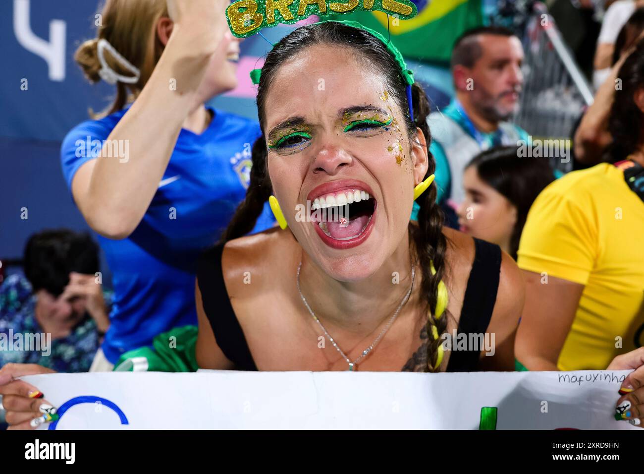 PARIS, FRANCE - AUGUST 09: Brazilian fans celebrate Brazil (AnaPatricia ...