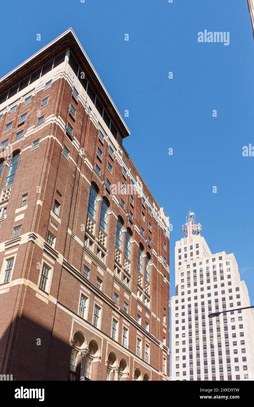 The modern tower buildings of downtown Saint Paul, capital of Minnesota ...