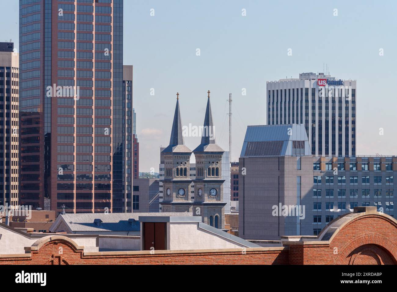 The skyline with tower buildings of Minneapolis, Minnesota, United ...