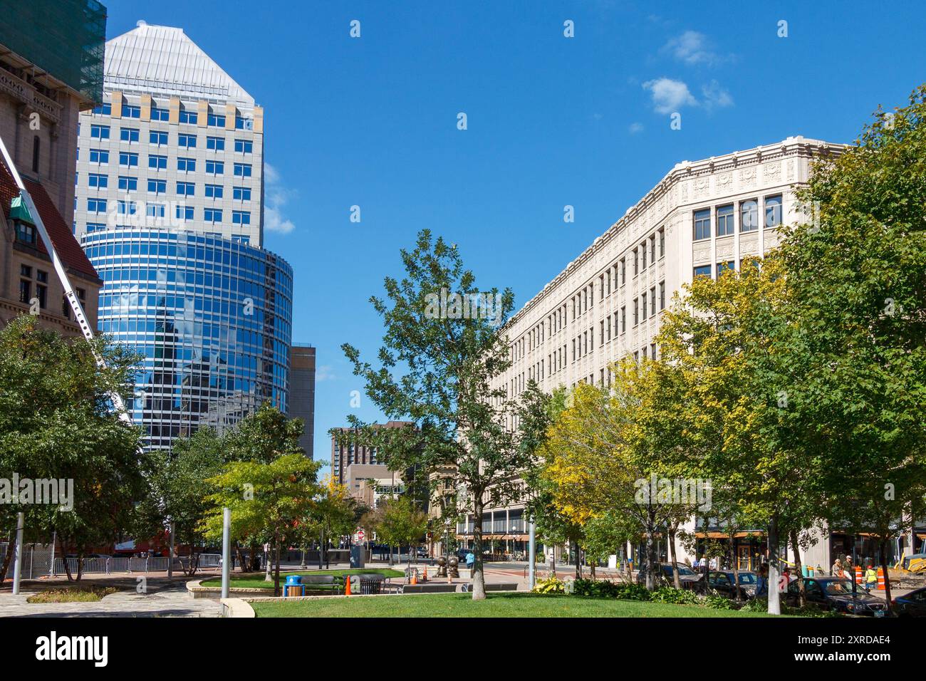 The modern tower buildings of downtown Sain Paul, capital of Minnesota ...