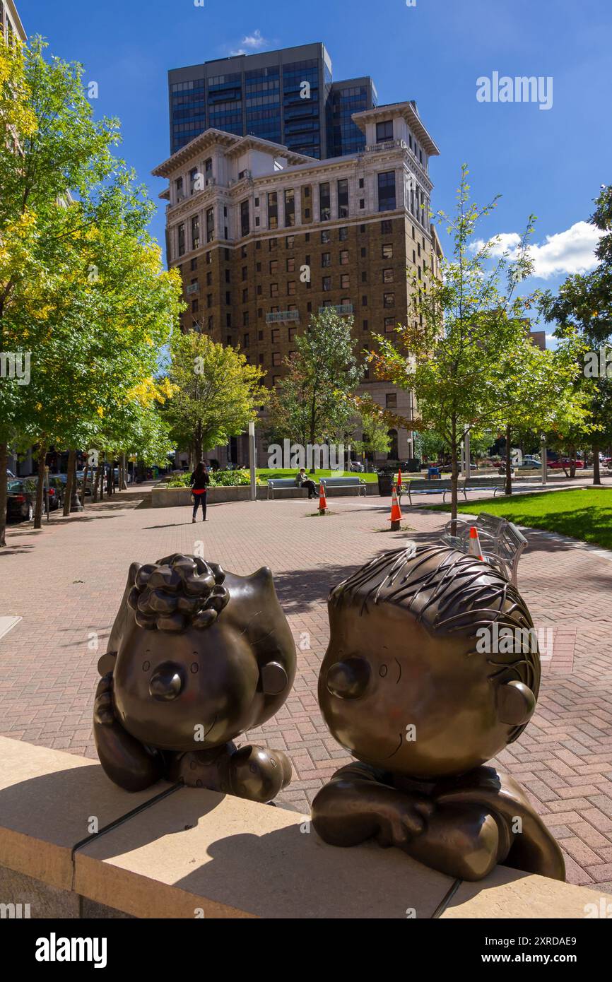The bronze sculpture of Sally and Linus in downtown Saint Paul ...