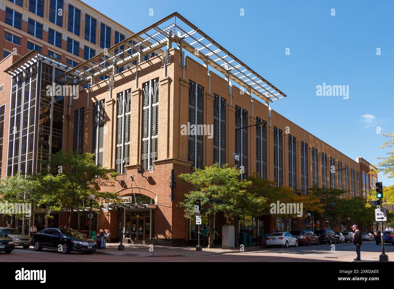 The modern tower buildings of downtown Sain Paul, capital of Minnesota ...