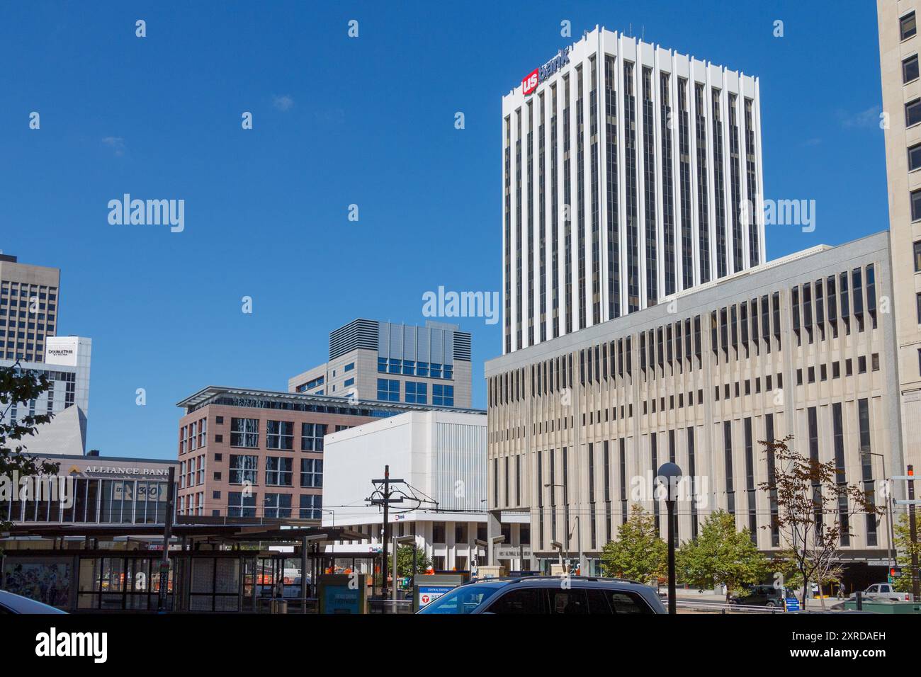 The modern tower buildings of downtown Sain Paul, capital of Minnesota ...