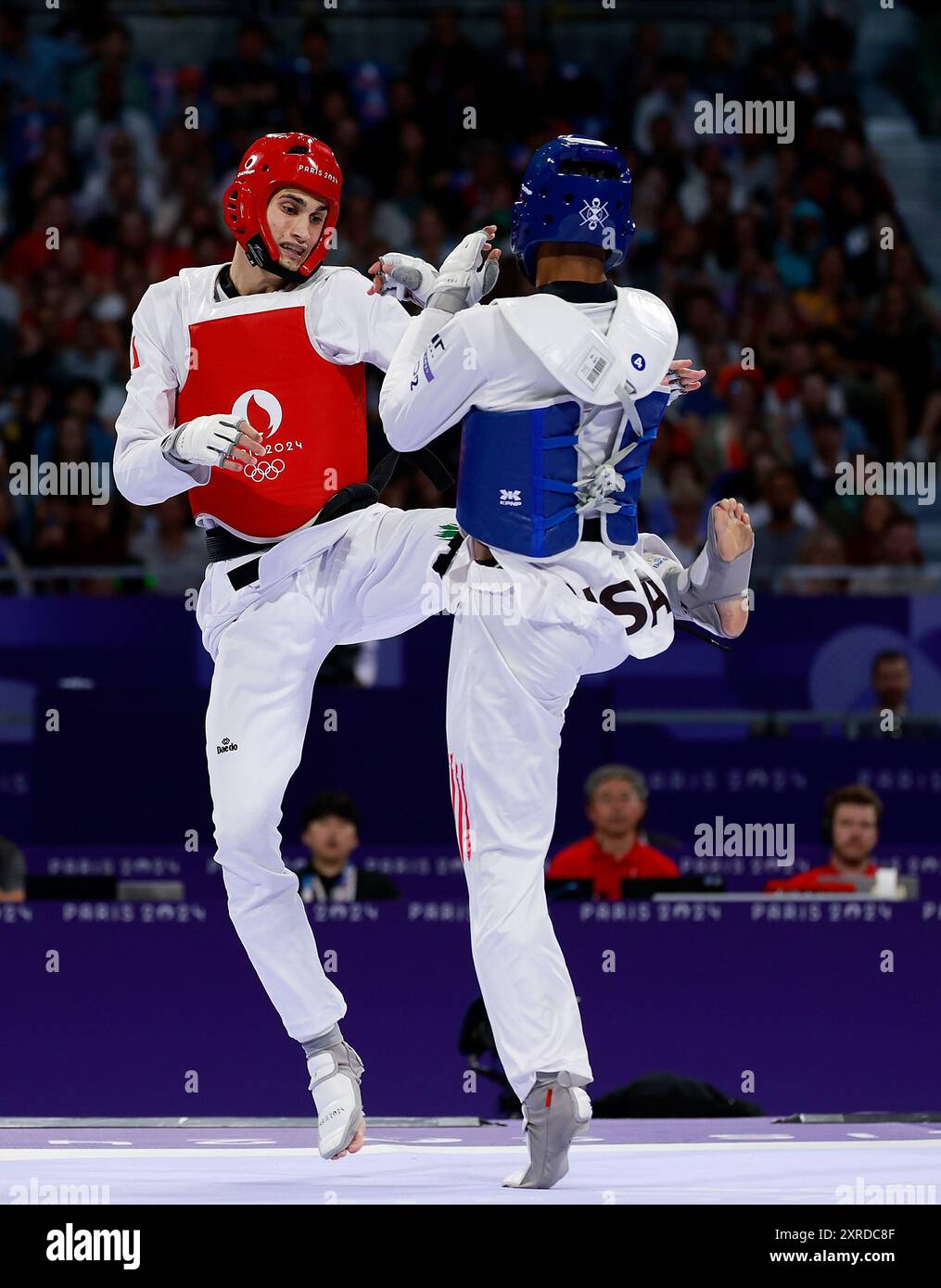 Paris, France. 9th Aug, 2024. Simone Alessio (in red) of Italy competes ...