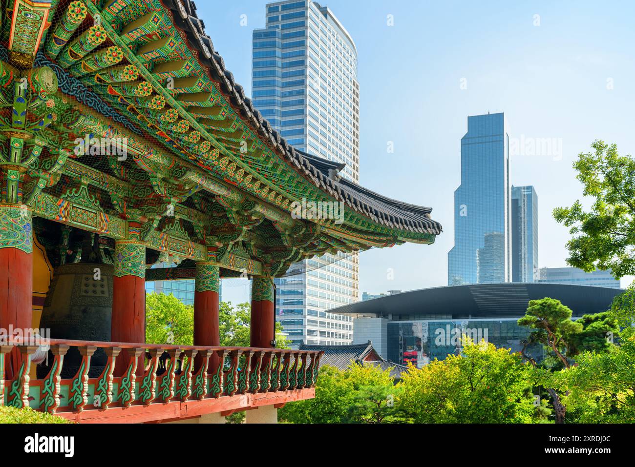 Contemporary buddhist temple hi-res stock photography and images - Alamy