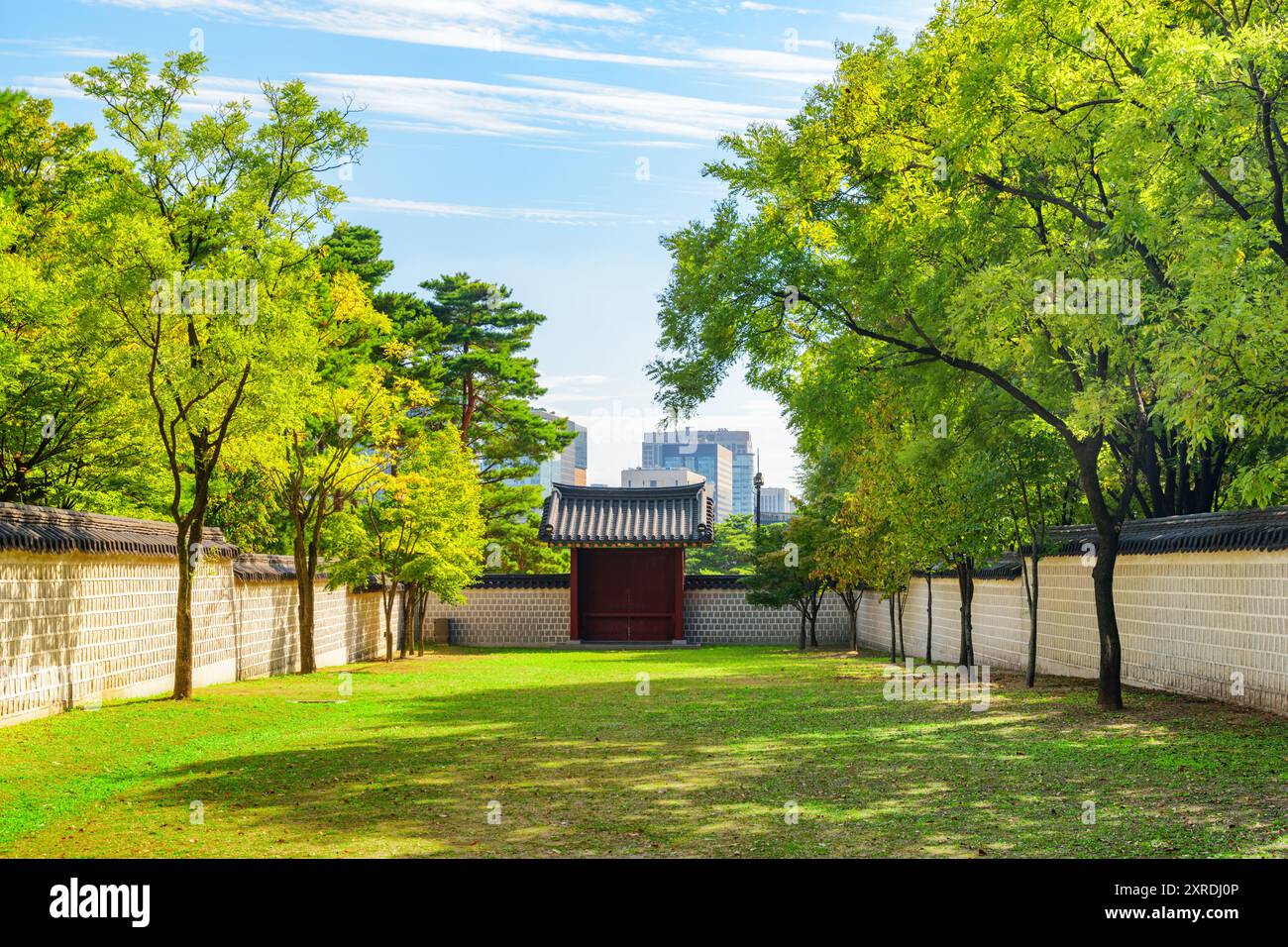 Wonderful view of garden and scenic gate, Gyeongbokgung Palace Stock ...