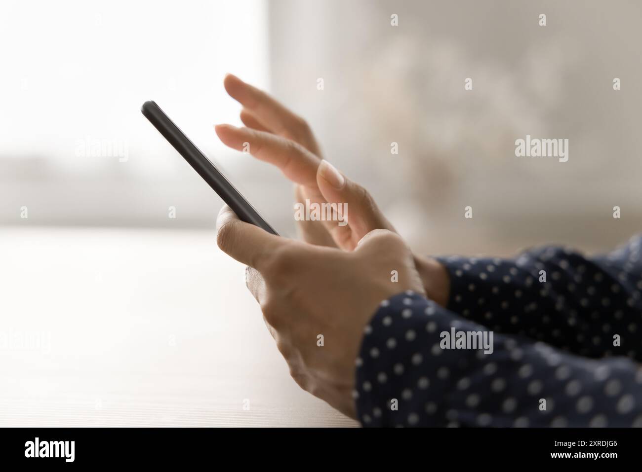 Phone hands scroll woman hi-res stock photography and images - Alamy
