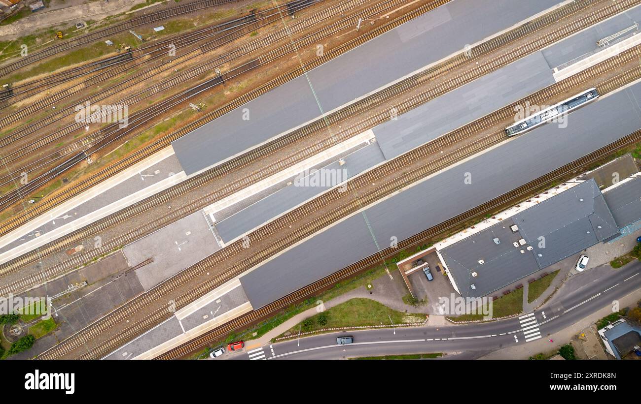 Station layouts hi-res stock photography and images - Alamy