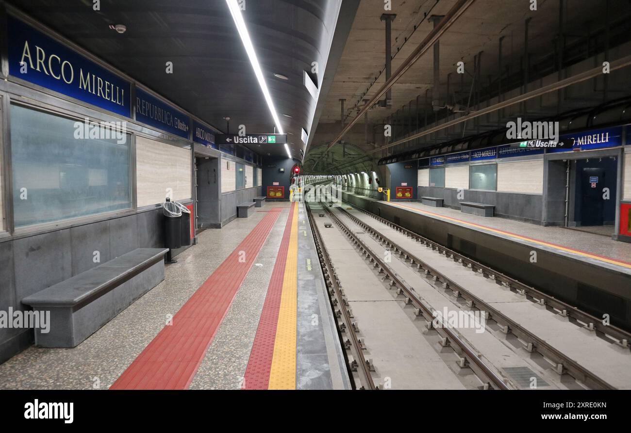 Stazione arco mirelli hi-res stock photography and images - Alamy