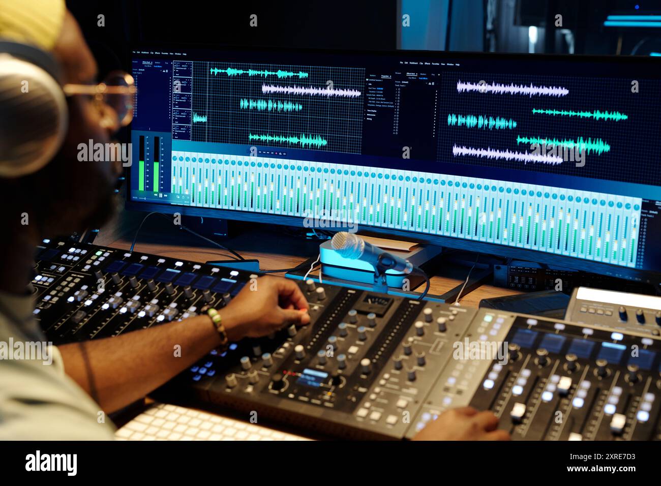 Multiple display monitors at a desk hi-res stock photography and images ...