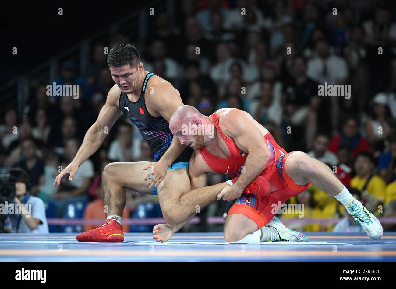 Paris, France. 10th Aug, 2024. Kyle Frederick Snyder (R) of the United ...