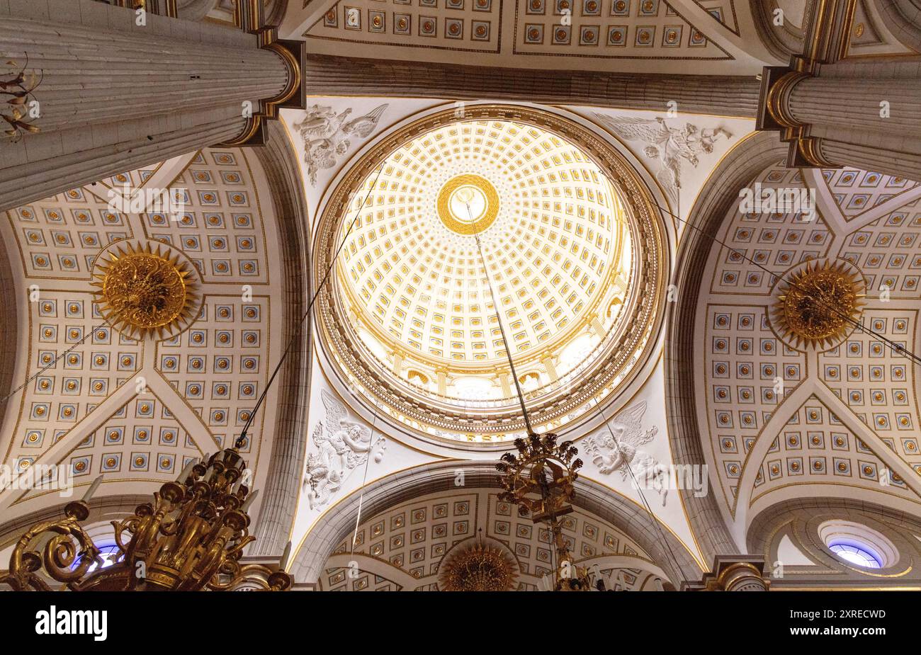 Puebla Cathedral, Puebla, Mexico, interior; the ornate dome and ceiling ...