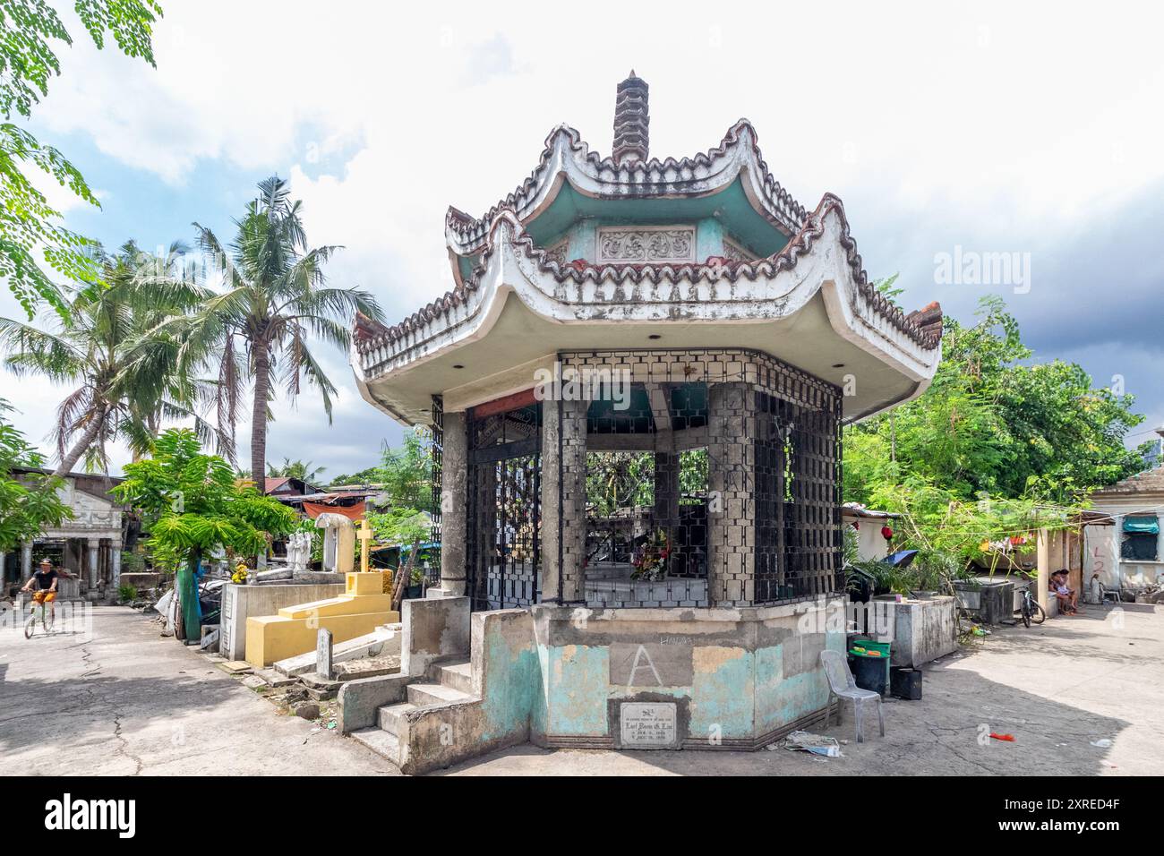 Chinese cemetery hi-res stock photography and images - Alamy