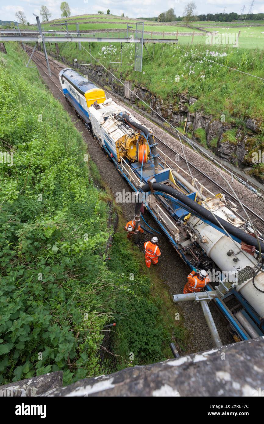 The Balfour Beatty drain train being used to jet drains to unblock ...