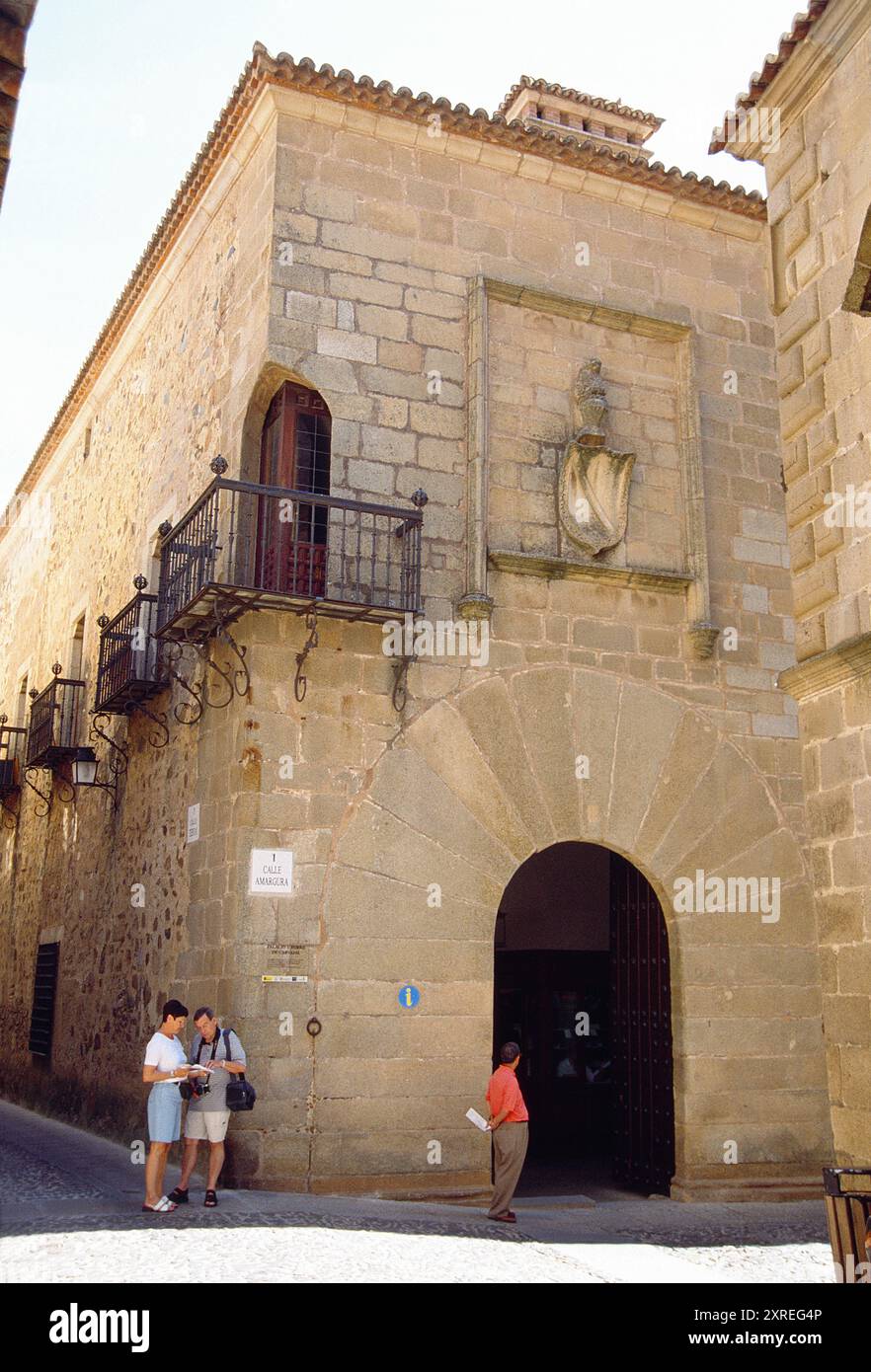 Fachada de casa medieval hi-res stock photography and images - Alamy