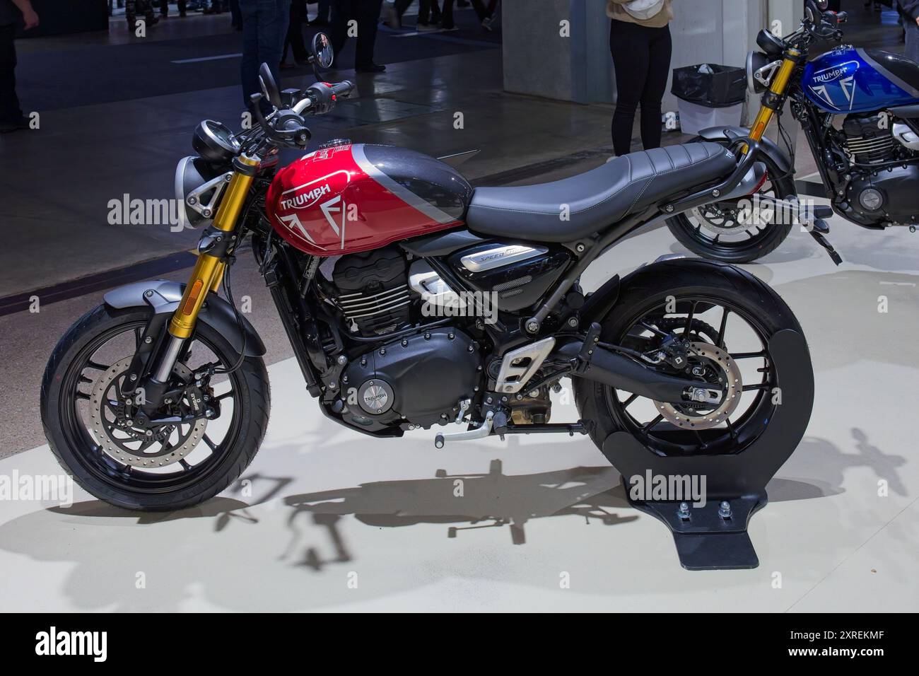 Triumph speed 400 hi-res stock photography and images - Alamy