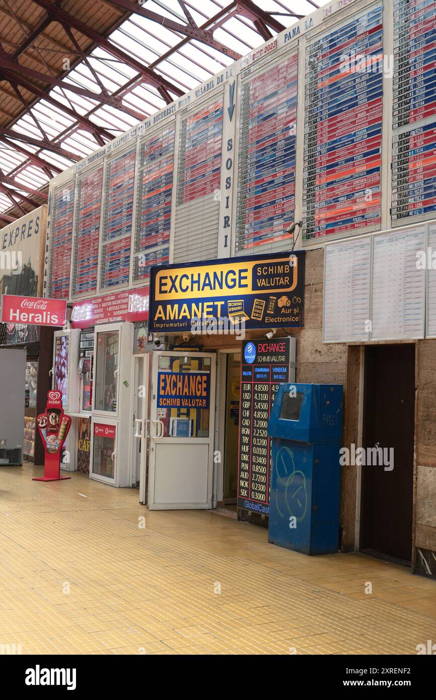 Currency exchange booth hi-res stock photography and images - Alamy
