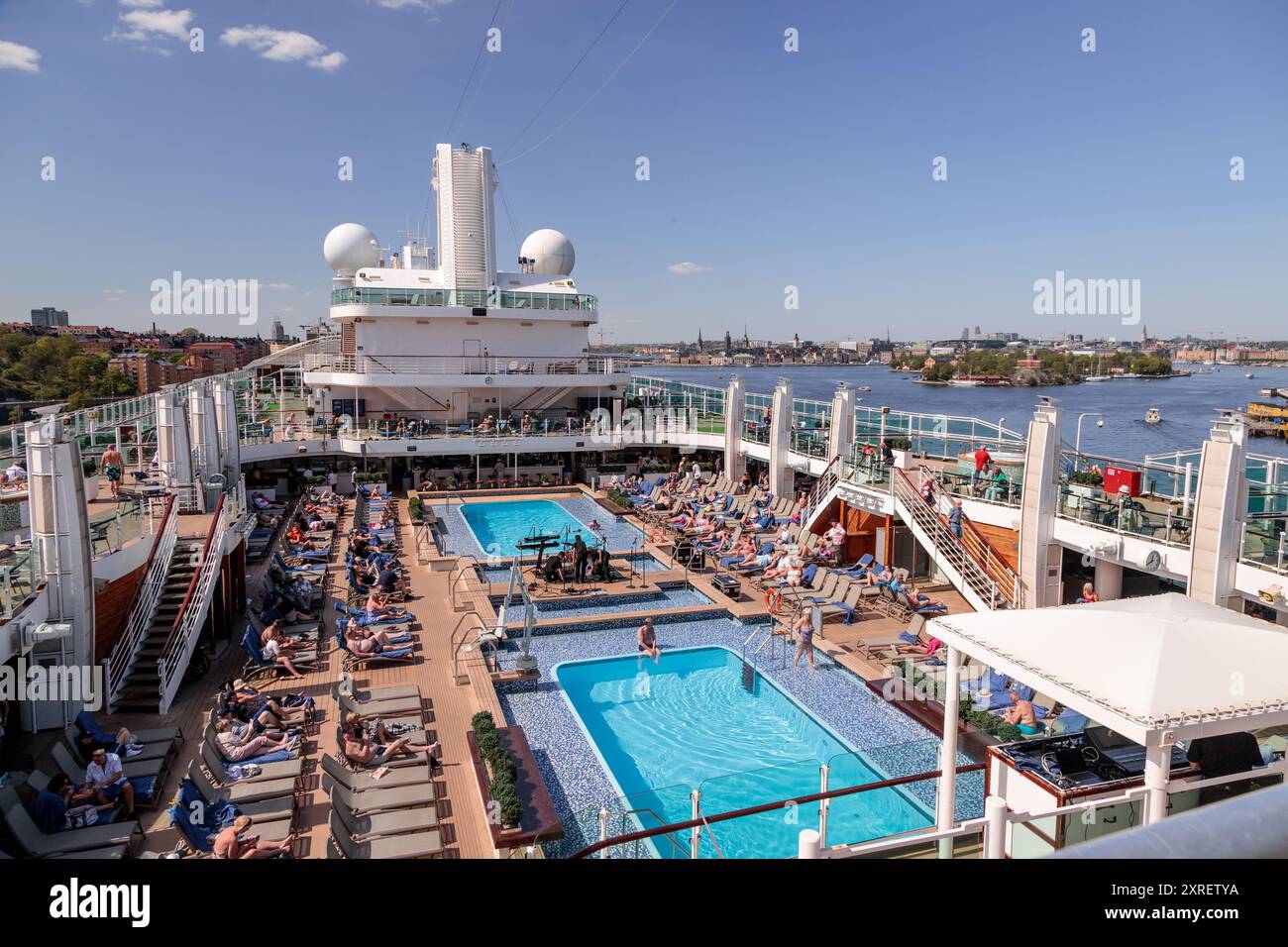 Sunbathing on a deck hi-res stock photography and images - Alamy