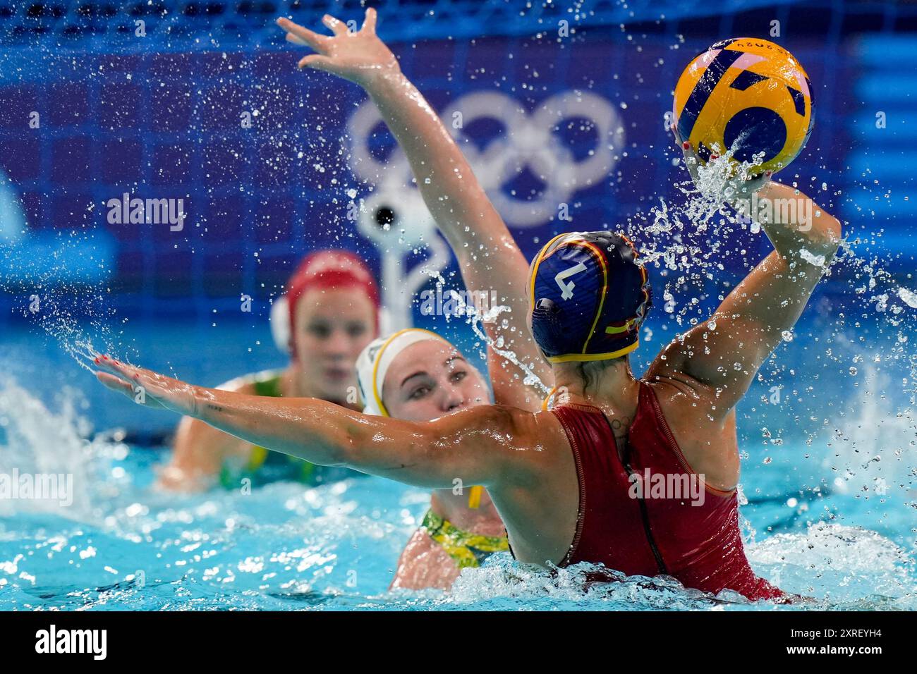 Spain's Bea Ortiz passes the ball during the women's gold medal water ...