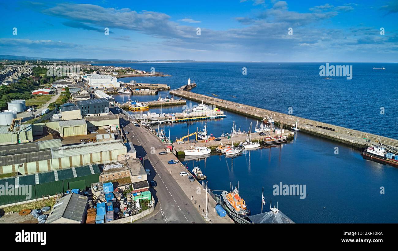 Quays and piers hi-res stock photography and images - Alamy