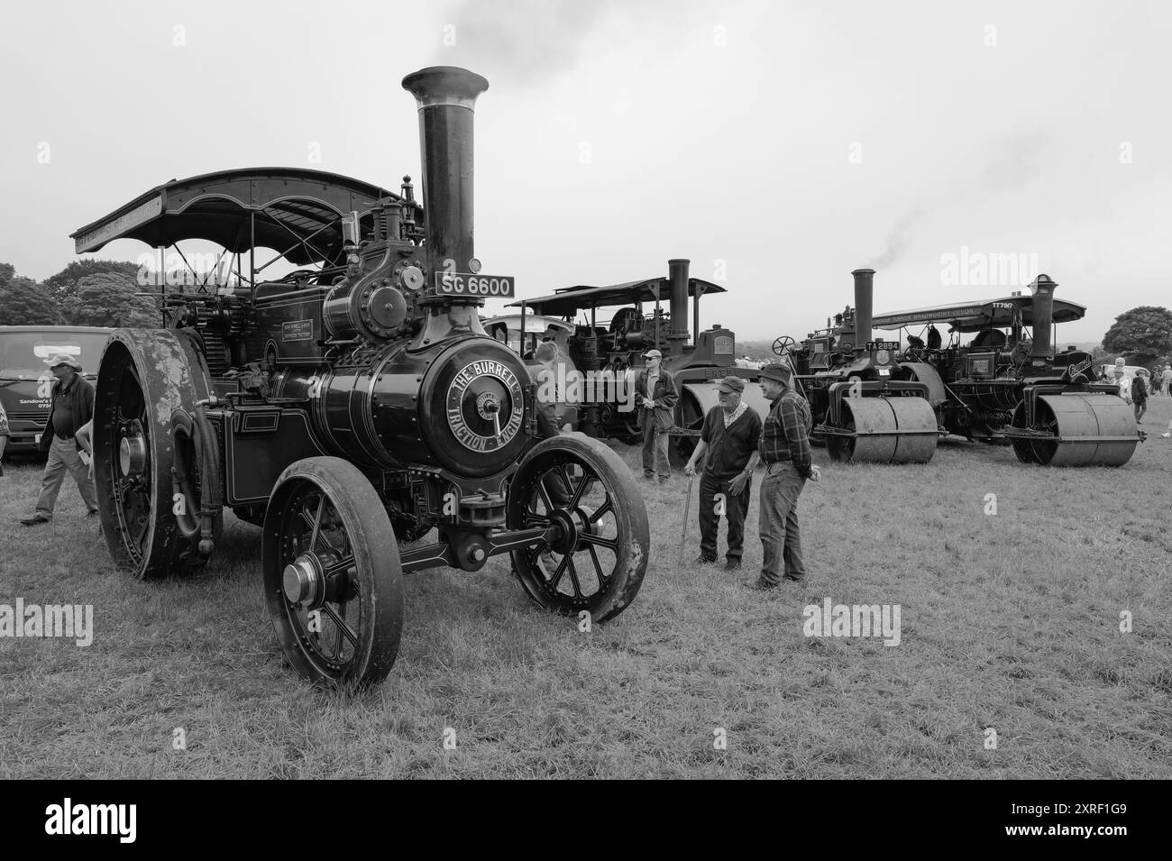 Chas burrell steam traction engine Black and White Stock Photos ...