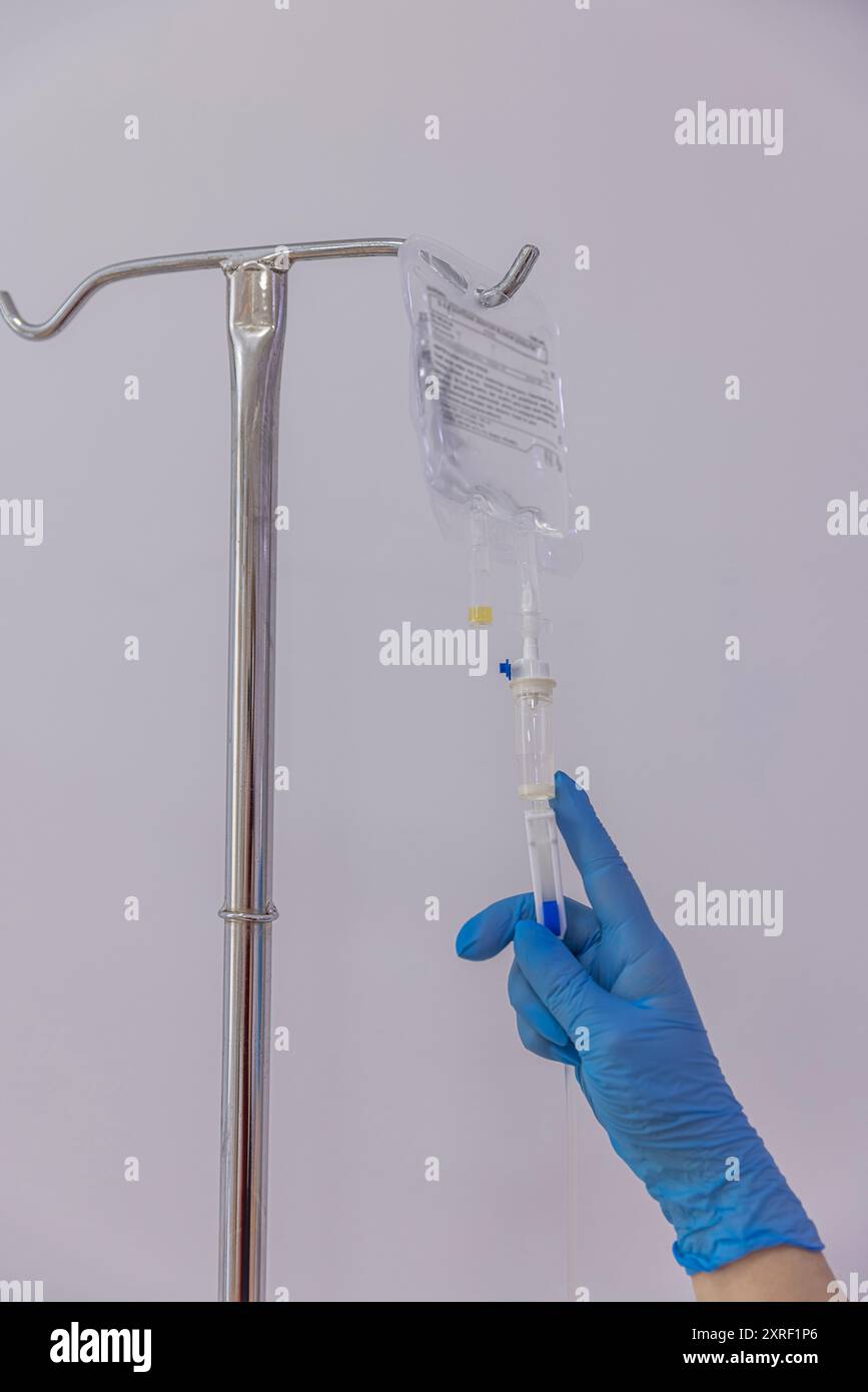 Intravenous catheter insertion hi-res stock photography and images - Alamy