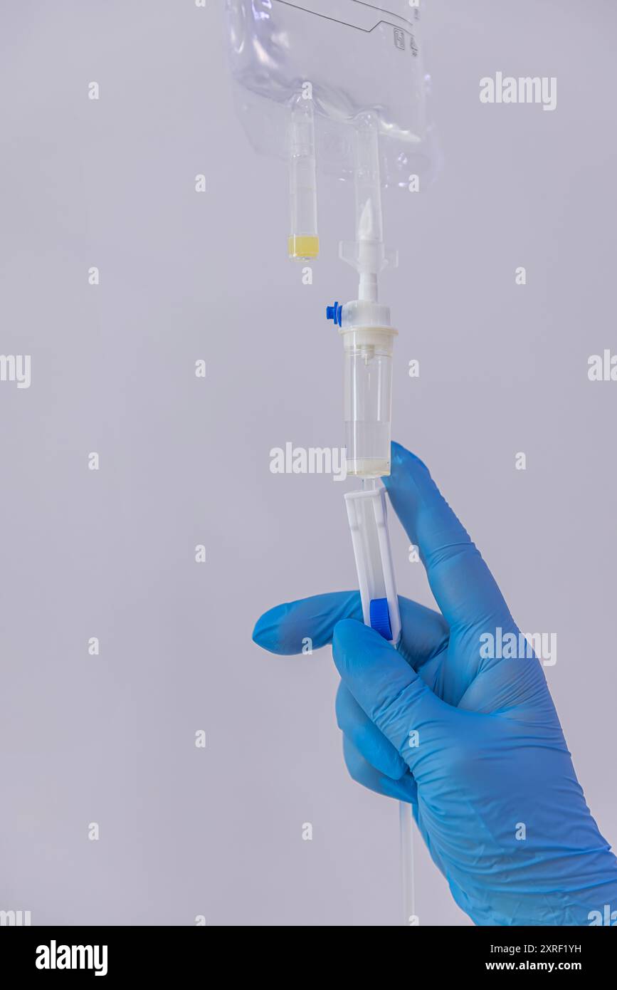 Intravenous catheter insertion hi-res stock photography and images - Alamy
