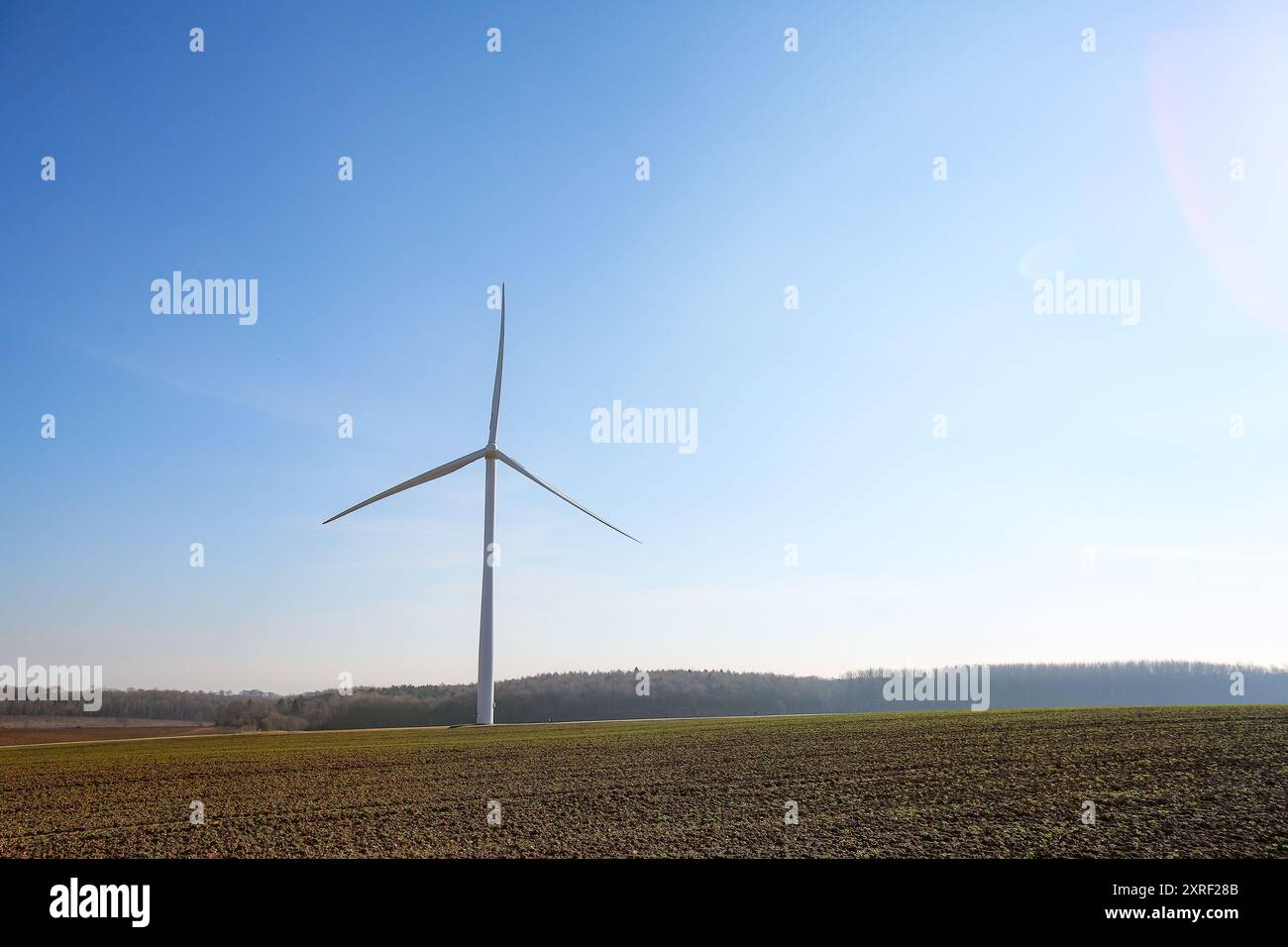 Hook Moor Wind Farm, Aberford, Leeds, West Yorkshire in bright winter ...