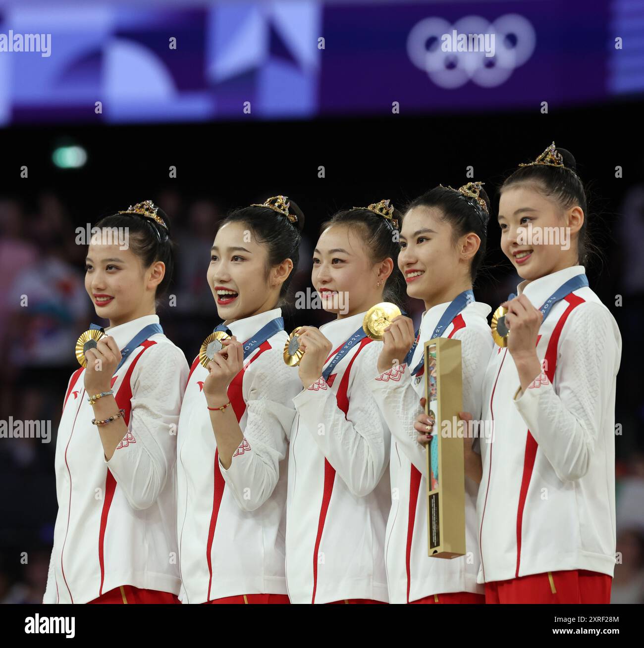 Paris, France. 10th Aug, 2024. Team China attend the awarding ceremony ...