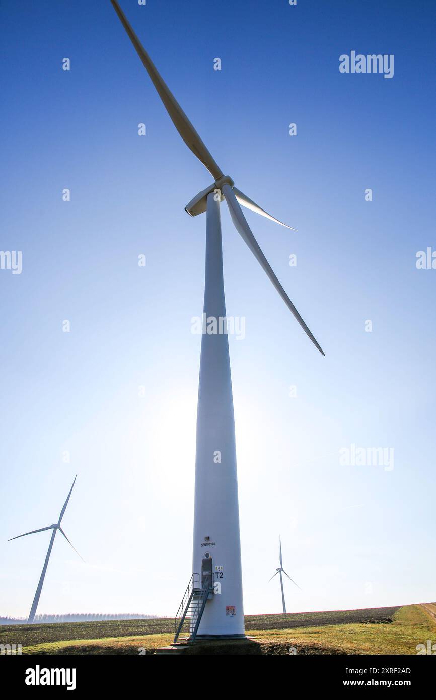 Hook Moor Wind Farm, Aberford, Leeds, West Yorkshire in bright winter ...