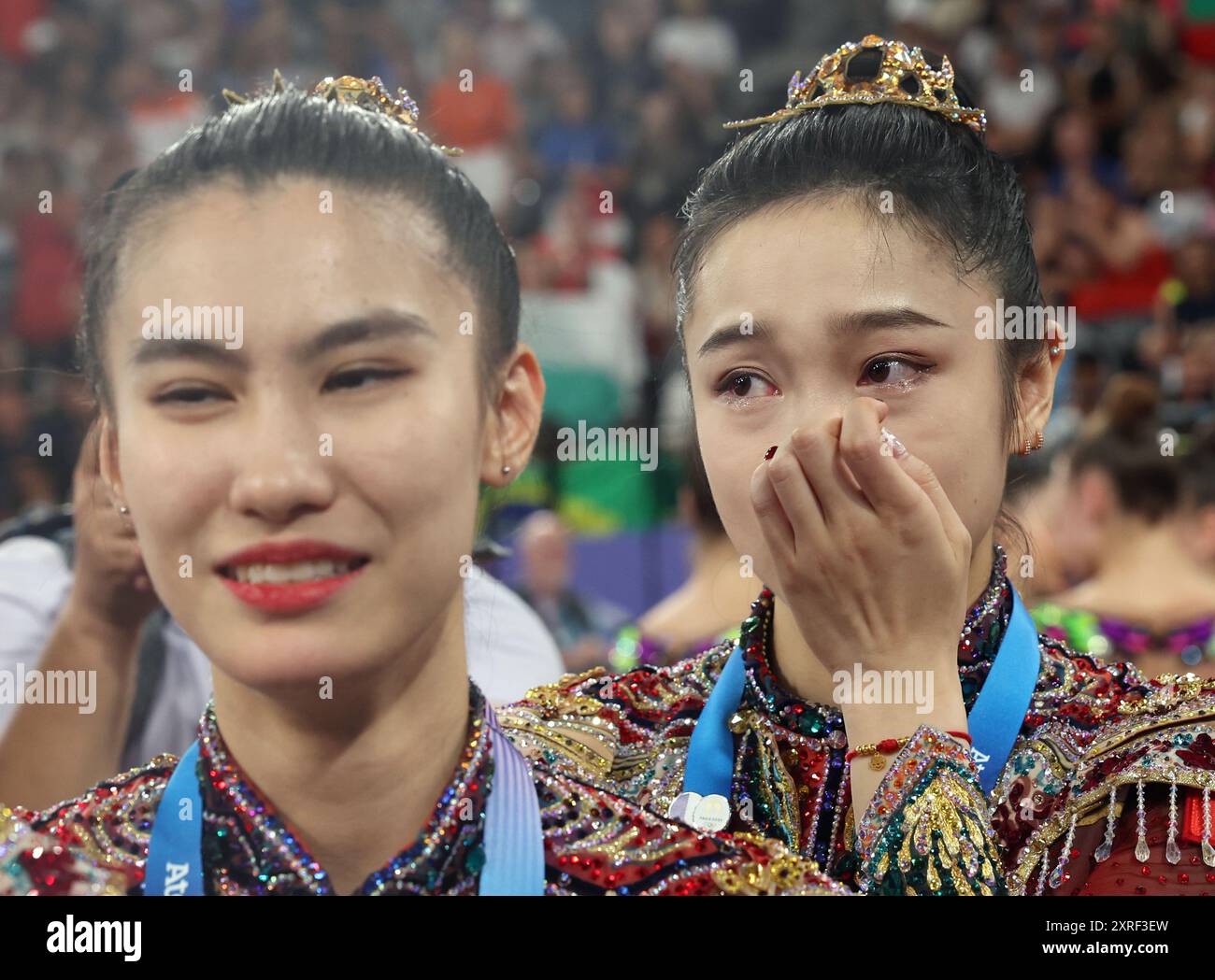 Paris, France. 10th Aug, 2024. Athletes of Team China react after the ...