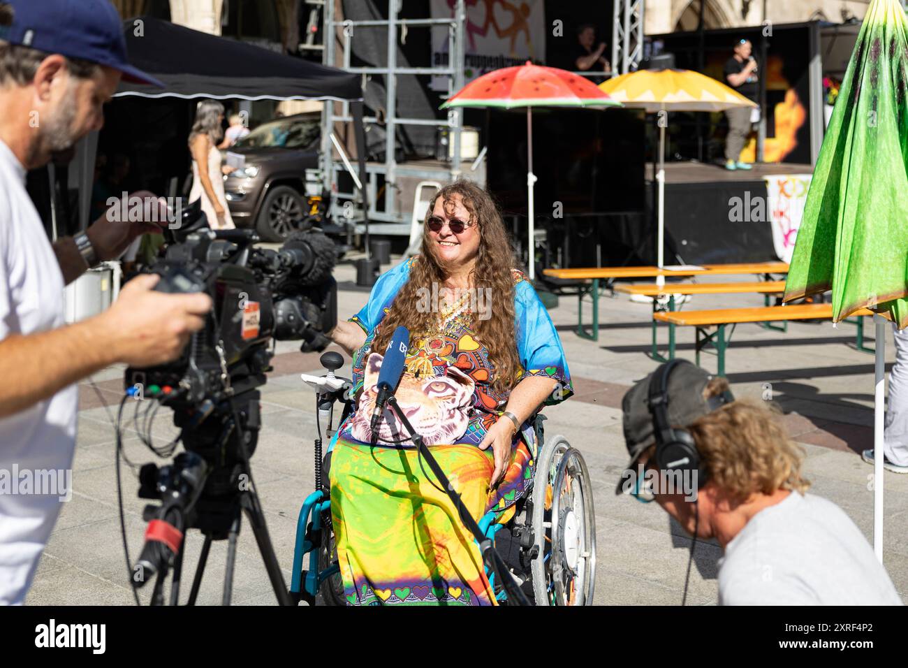 Randgruppenkrawall hi-res stock photography and images - Alamy