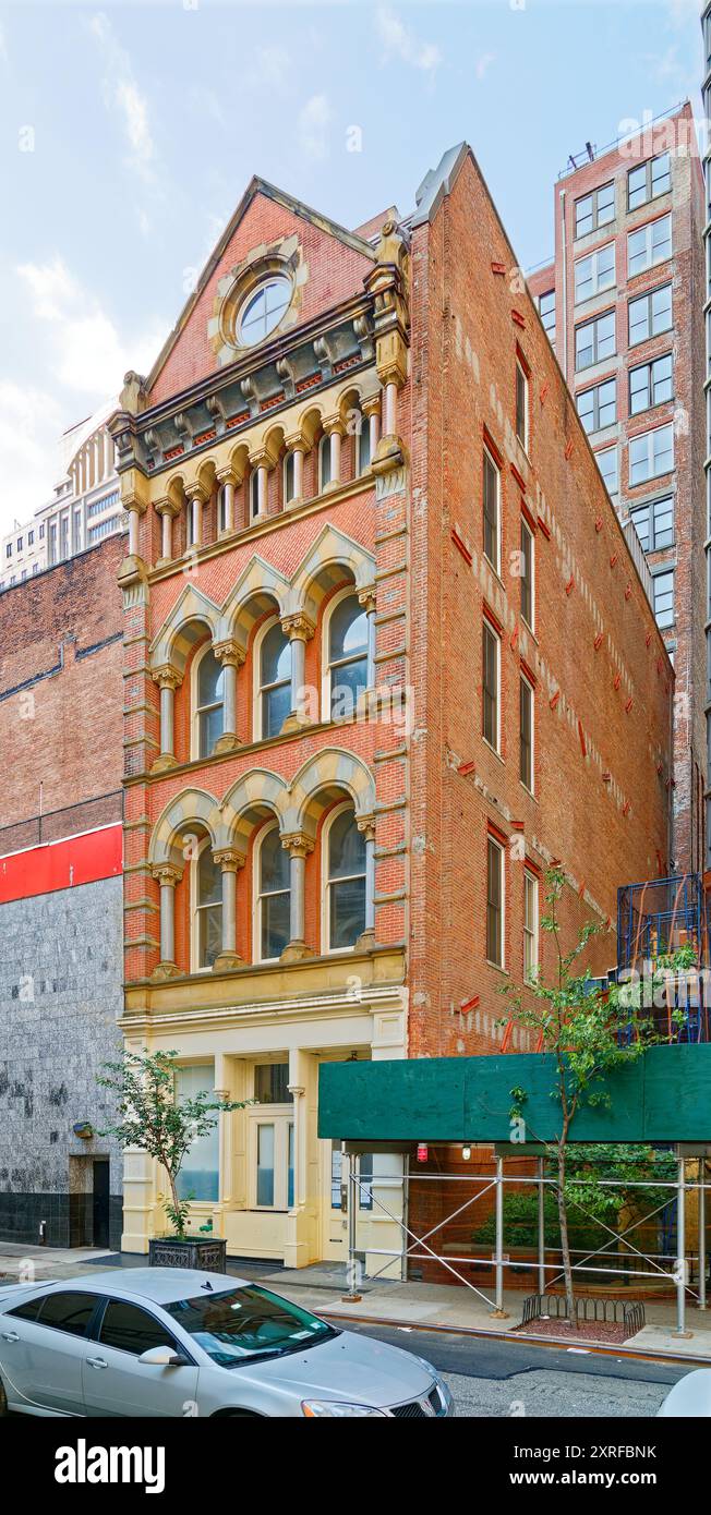 Venetian Gothic landmark David S. Browne Store, 8 Thomas Street, near ...