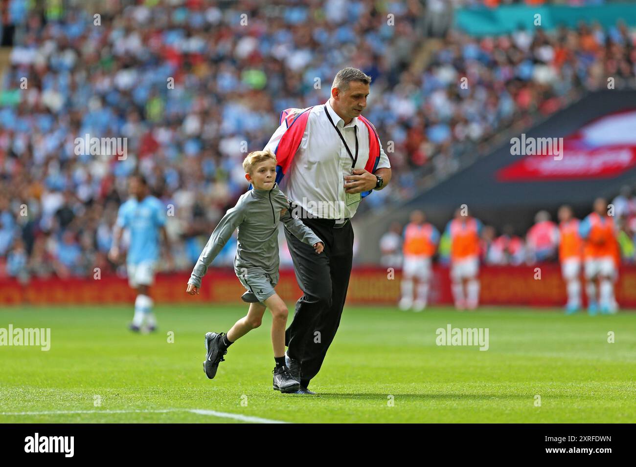Invading pitch hi-res stock photography and images - Alamy