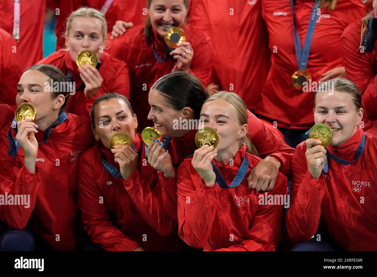 Norway players pose with their gold medals after the gold medal ...