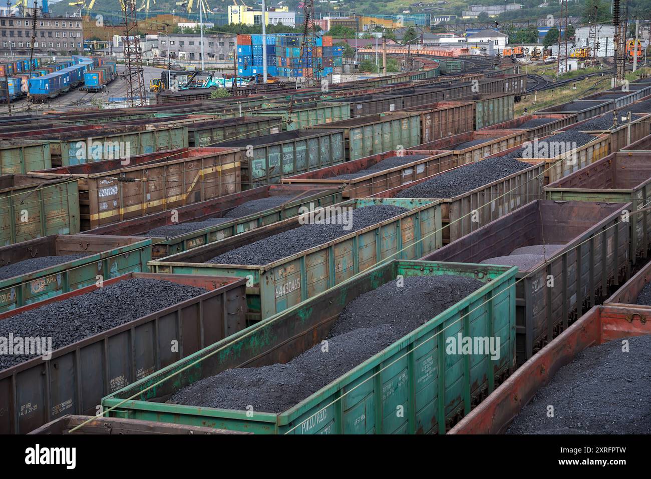 Loaded freight wagons hi-res stock photography and images - Alamy