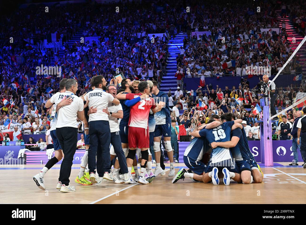 Paris, France. 10th Aug, 2024. France players celebrate, Volleyball ...