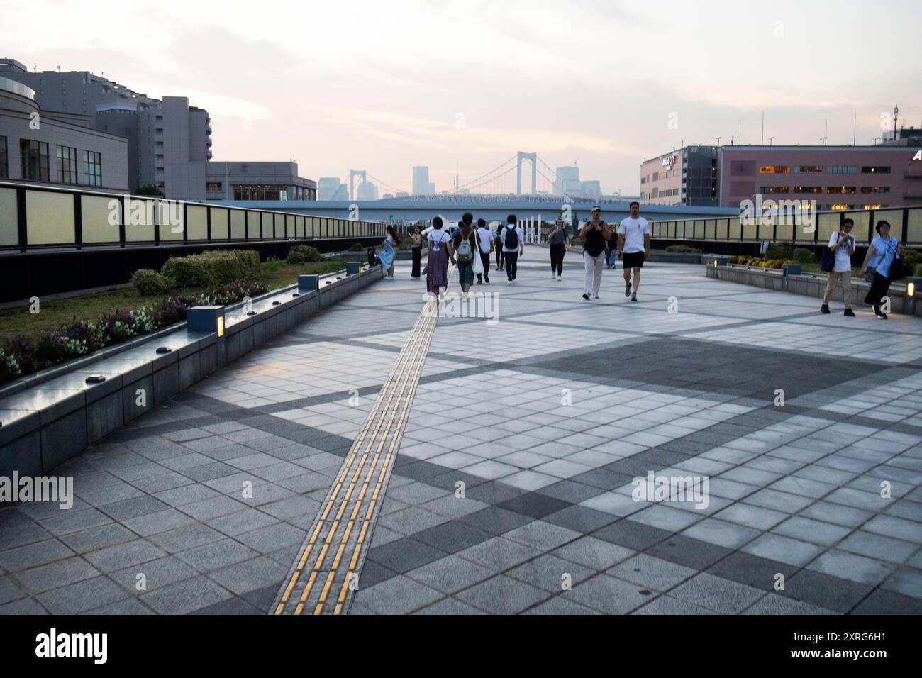 View landscape Yume no or Yumeno Ohashi Bridge and cityscape daiba city ...