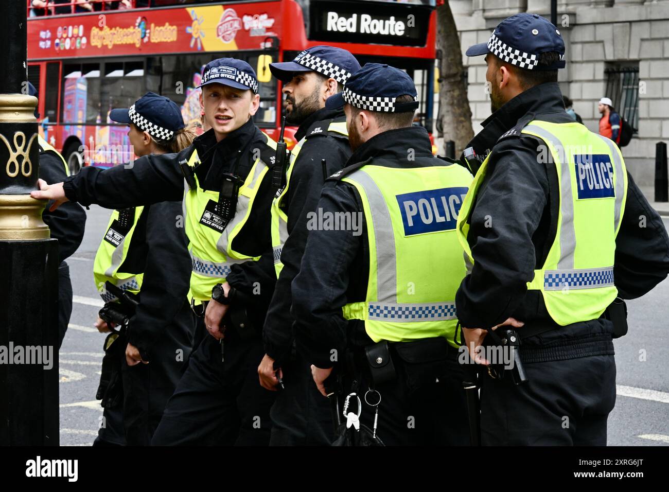 Metropolitan Police Officers, Whitehall, London, UK Stock Photo - Alamy