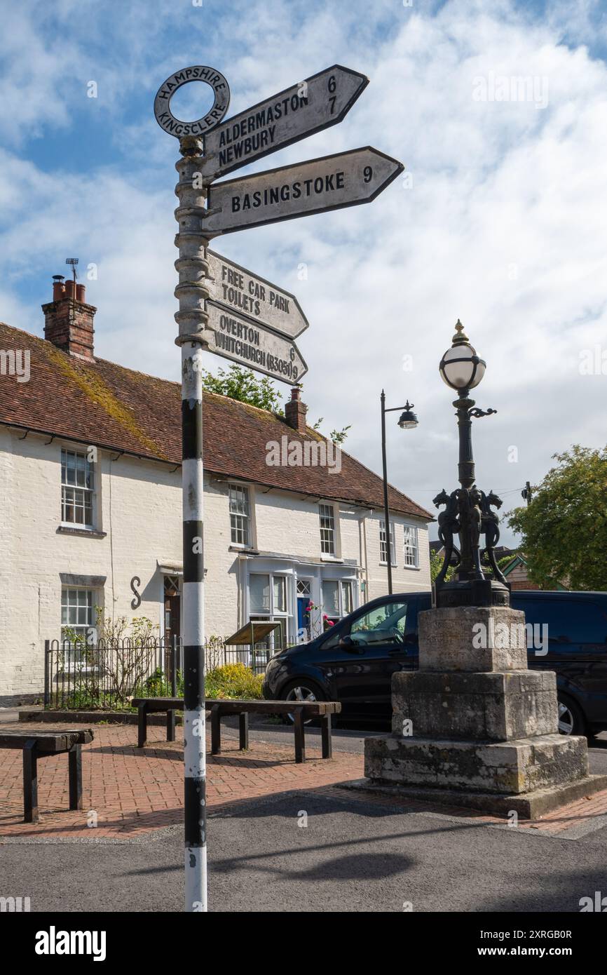 Corner of swan street and george street hi-res stock photography and ...