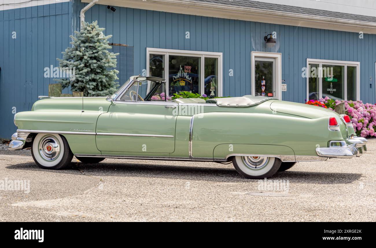 1950s pristine light green convertible cadillac Stock Photo - Alamy