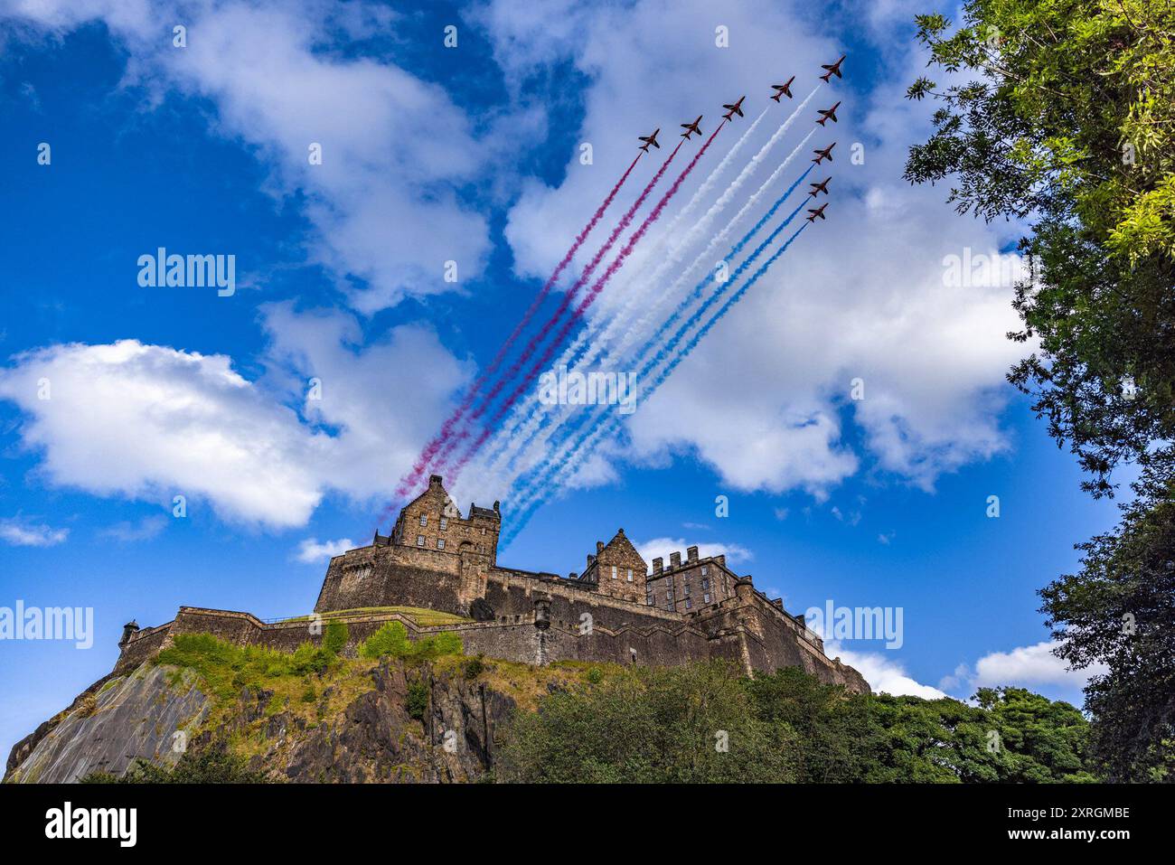Edinburgh, United Kingdom. 10 August, 2024 Pictured: The Red Arrows fly ...