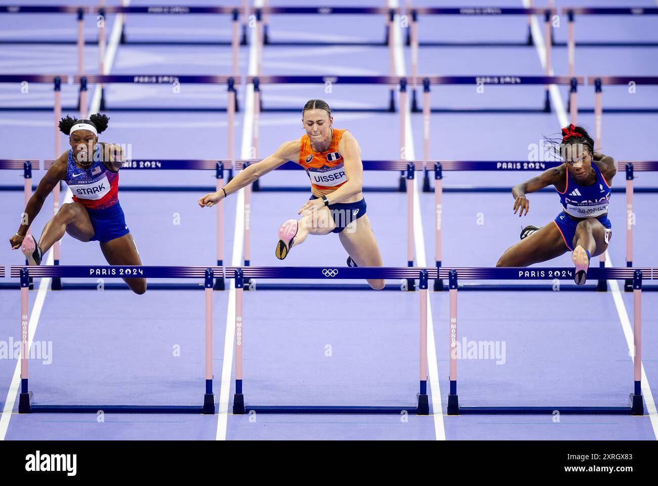 PARIS - Nadine Visser (M) in action at the final of the 100m hurdles (w ...