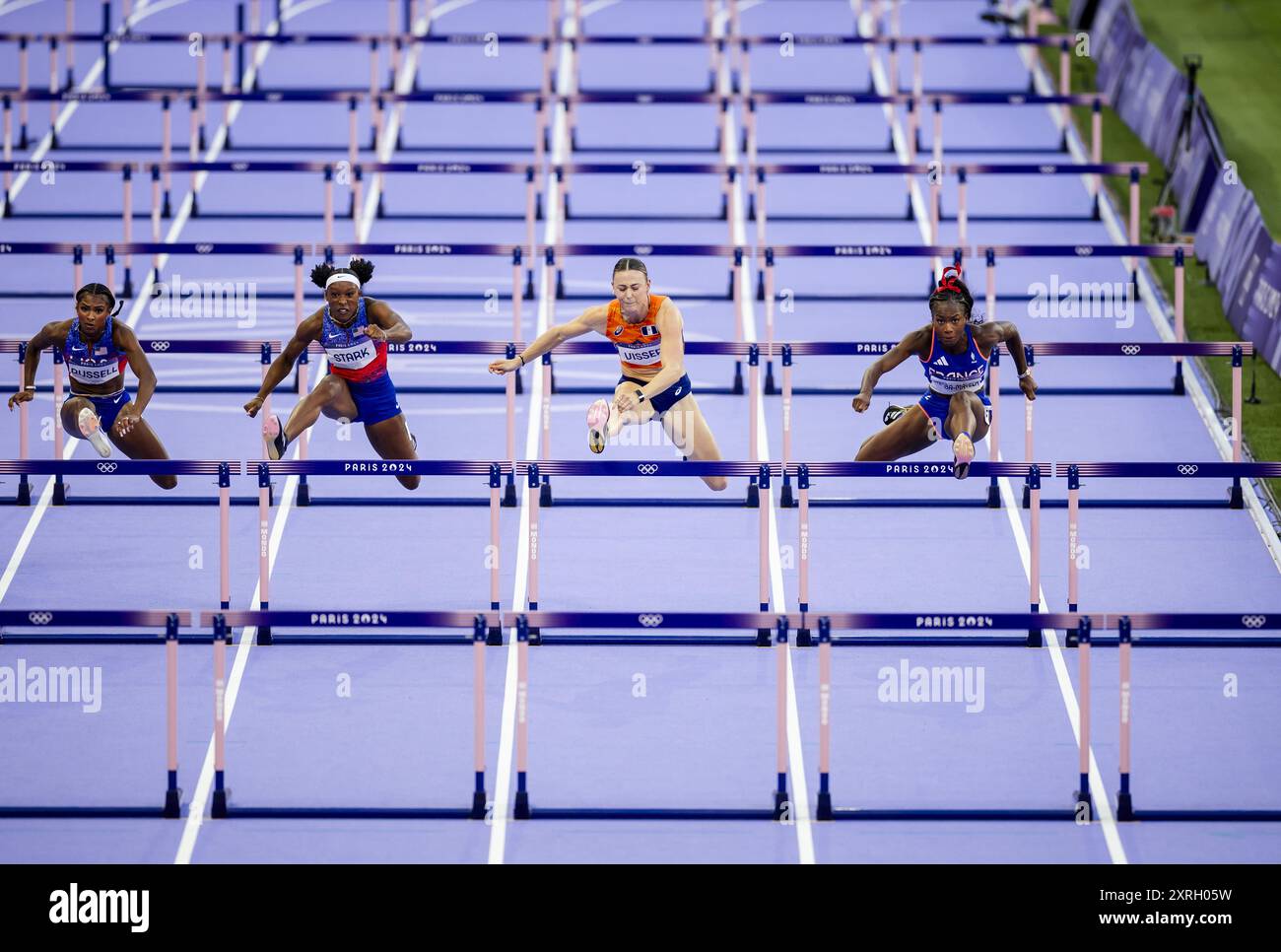 Athletics hurdle paris 2024 olympic games hi-res stock photography and ...
