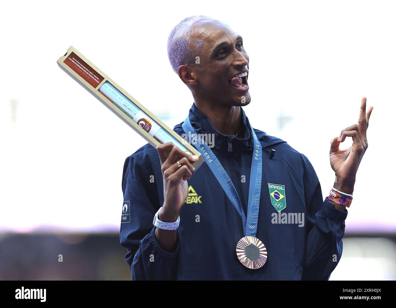 Paris, France. 10th Aug, 2024. Bronze medalist Alison dos Santos of ...