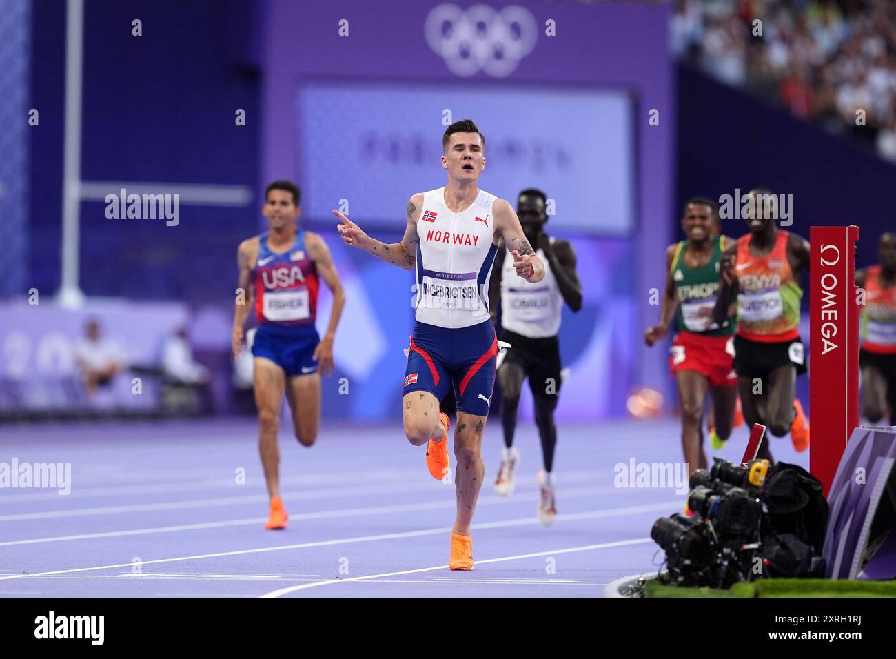 Norway's Jakob Ingebrigtsen celebrates winning gold in the Men's 5000m ...