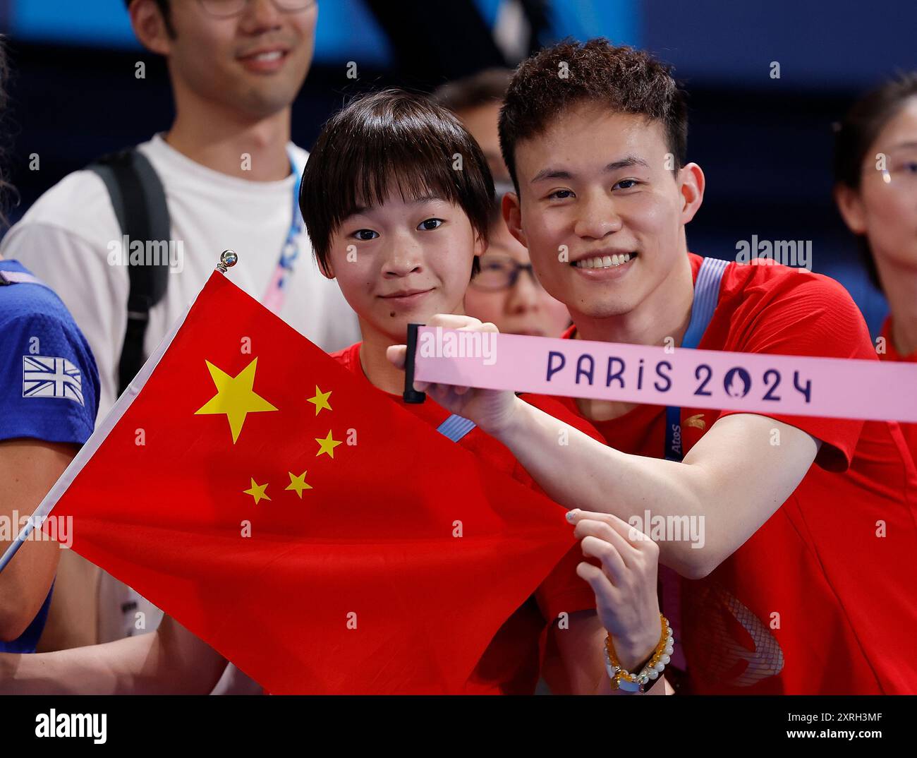 Saint Denis. 10th Aug, 2024. Chinese diving athlete Quan Hongchan (L ...