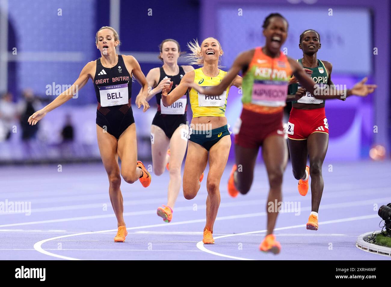 Great Britain's Georgia Bell (left) wins bronze in the Women's 1500m ...