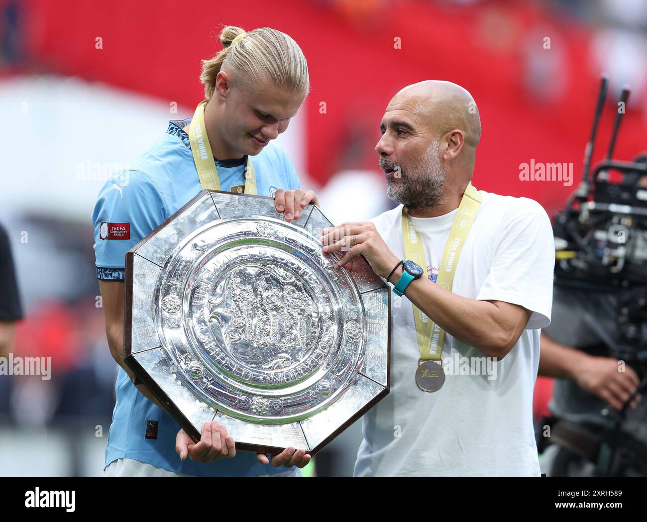 Erling haaland and pep guardiola hi-res stock photography and images ...