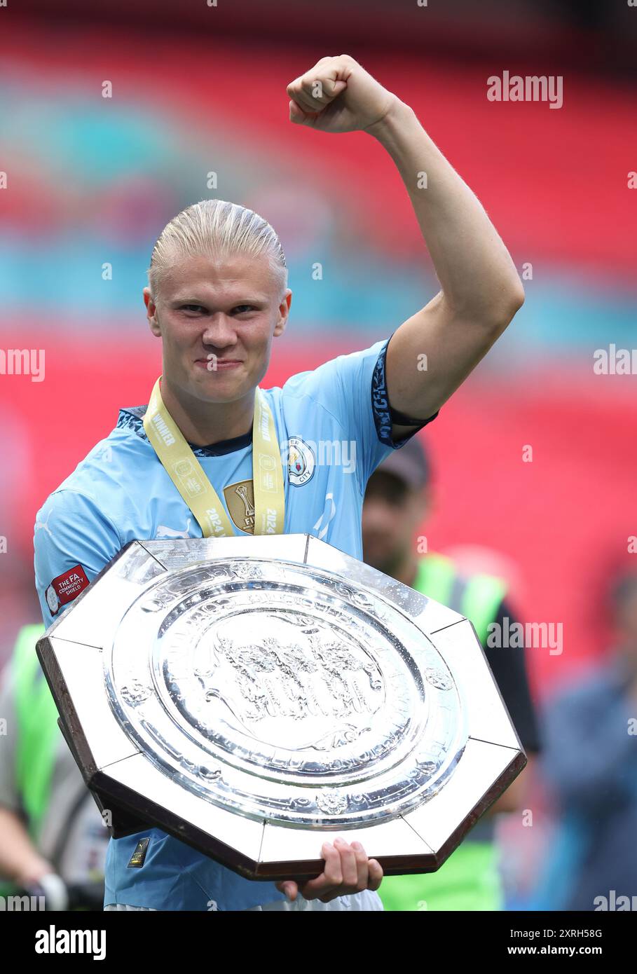 Community shield trophy 2024 hi-res stock photography and images - Alamy